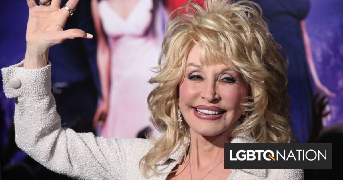 Cinq fois que la vie joyeuse de Dolly Parton nous a fait l'aimer encore ...