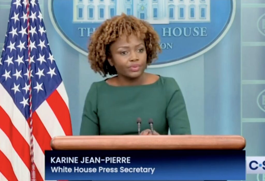 Karine Jean-Pierre n'en revenait pas à la question bizarre d'un ...