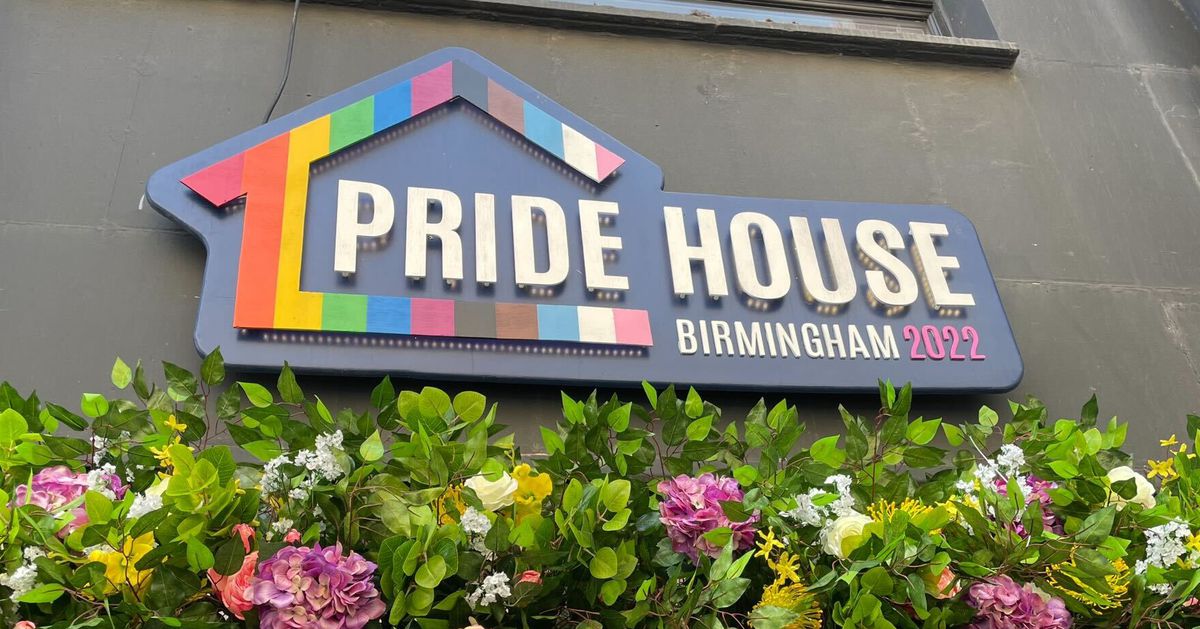 Pride House vise à être présent dans chaque ville hôte de la Coupe du ...