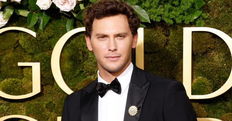 La star des Monsters, Cooper Koch, fait ses débuts sur le tapis rouge ...