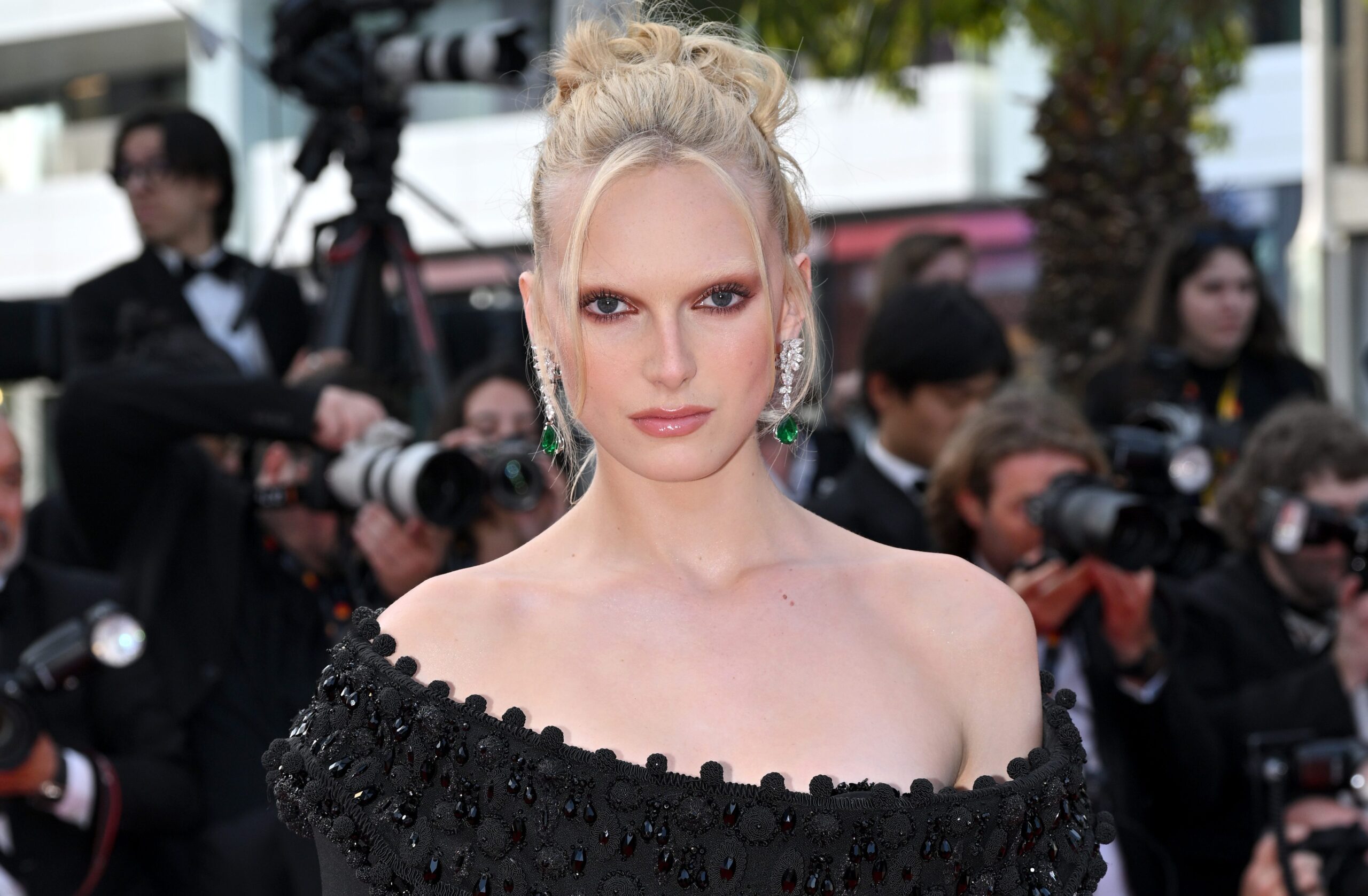 Alex Consani ne se sent plus `` gêné '' à propos de son identité trans ...