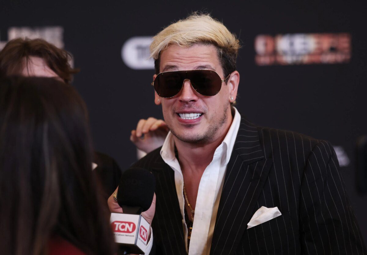 Milo Yiannopoulos dit qu'il regrette d'avoir "intégré l'homosexualité ...