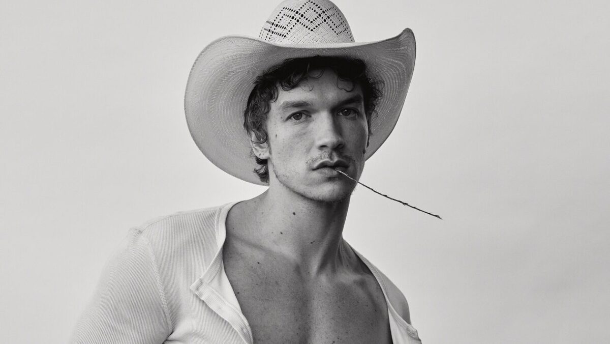 « L'amour est à nouveau cool » : Connor Storrie parle d'Hudson Williams ...